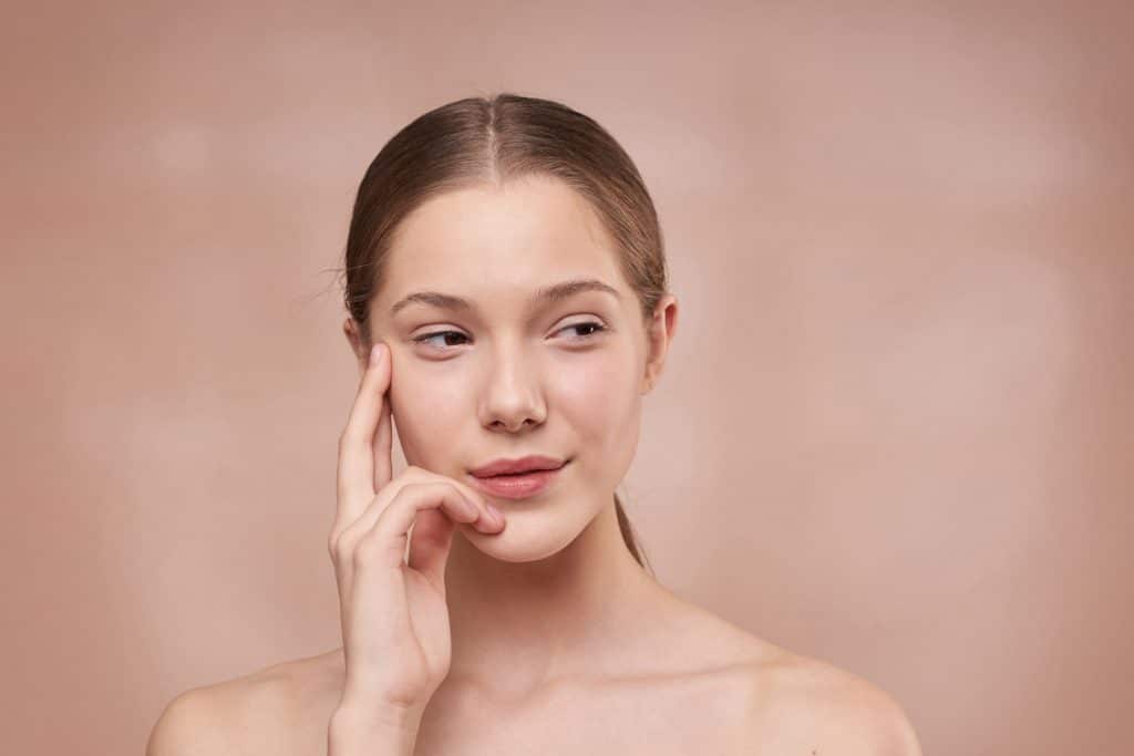 Caseum amygdale : origine, causes, symptômes et traitements
